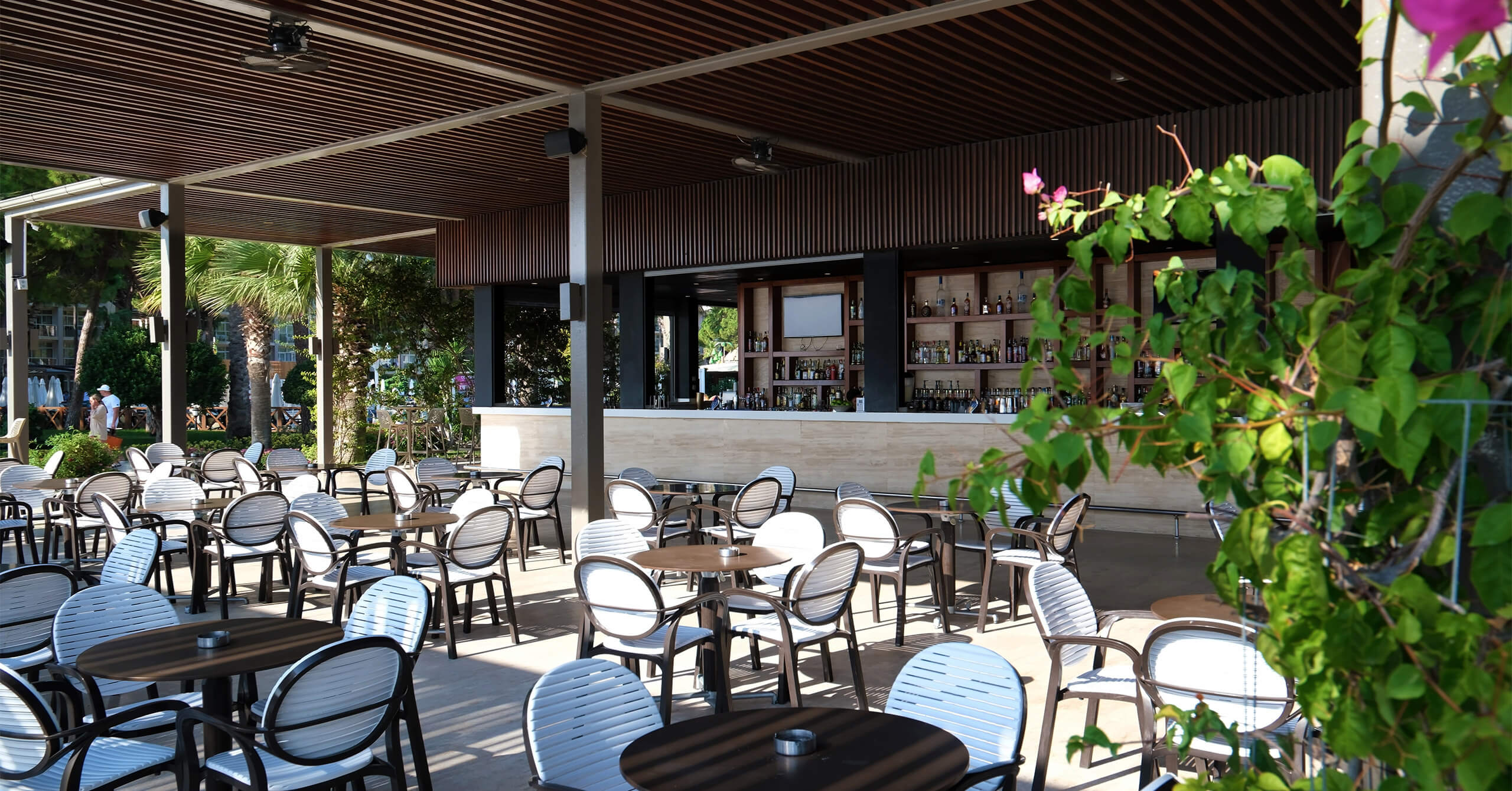 Dobedan Arena Bar Slider