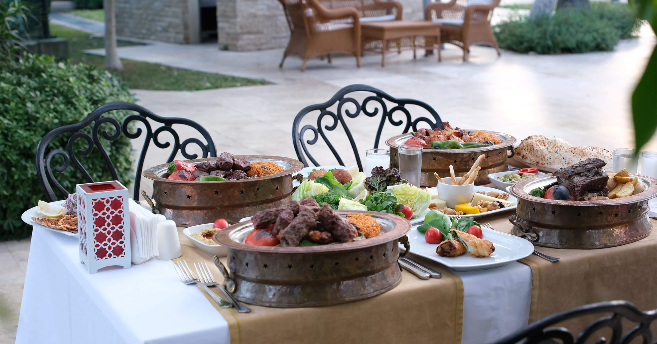 Dobedan World Palace Sofra Restoran Slider M7