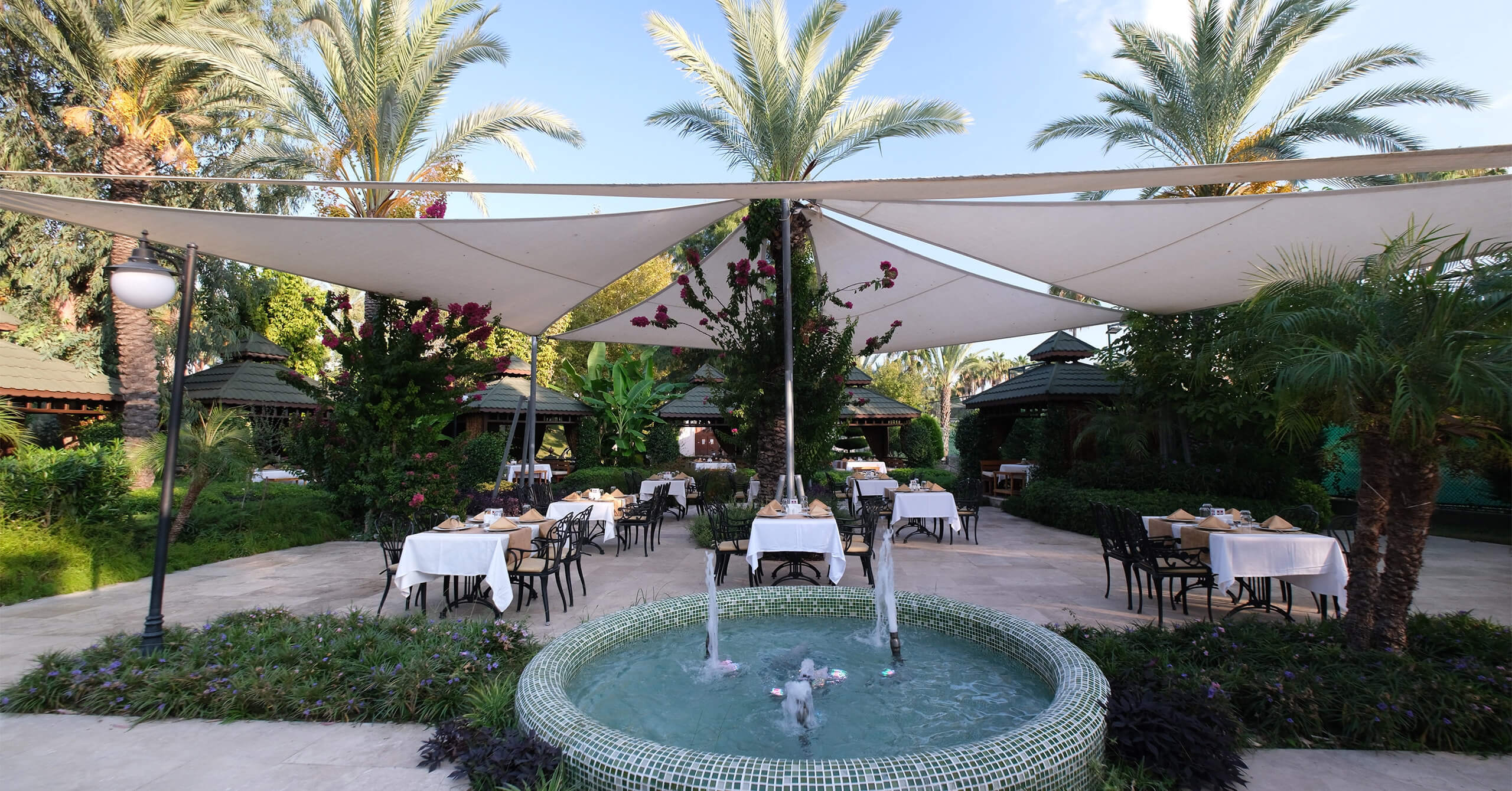 Dobedan World Palace Sofra Restoran Slider