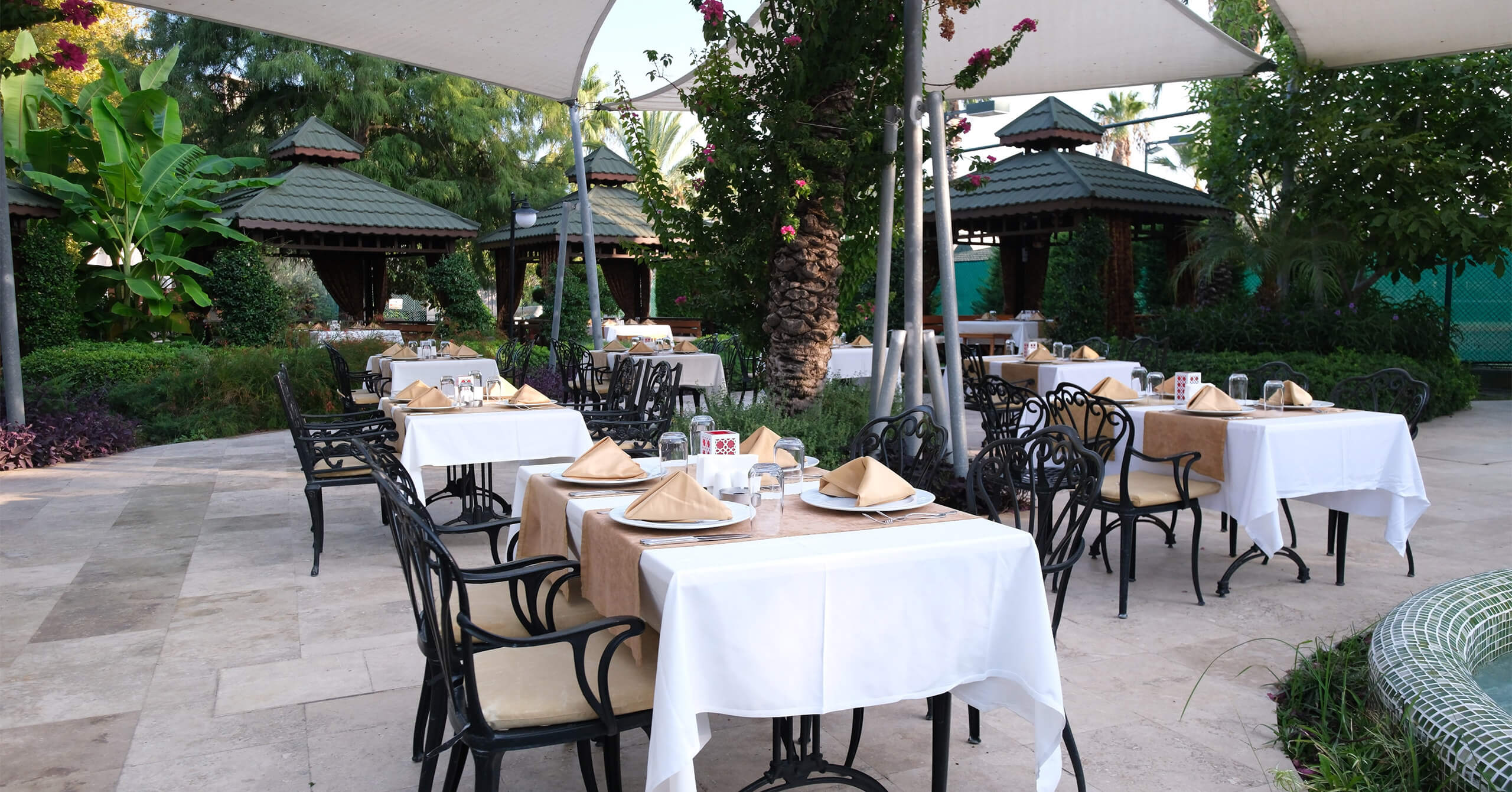 Dobedan World Palace Sofra Restoran Slider 4