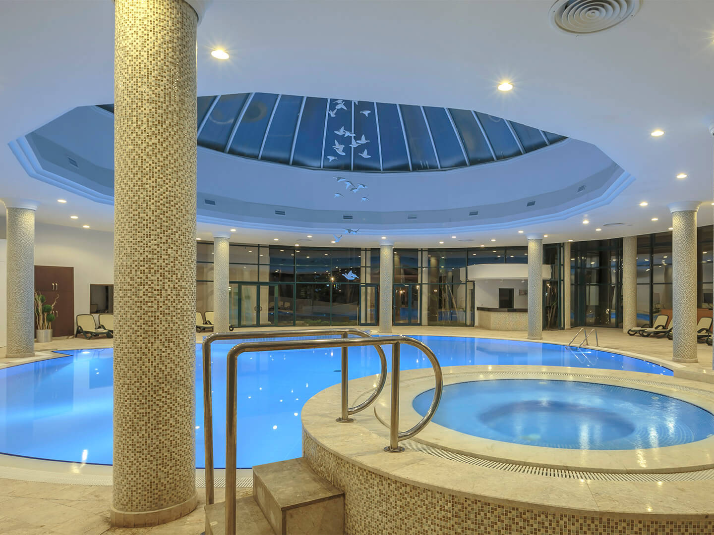 Dobedan World Palace Ana Havuz Card2